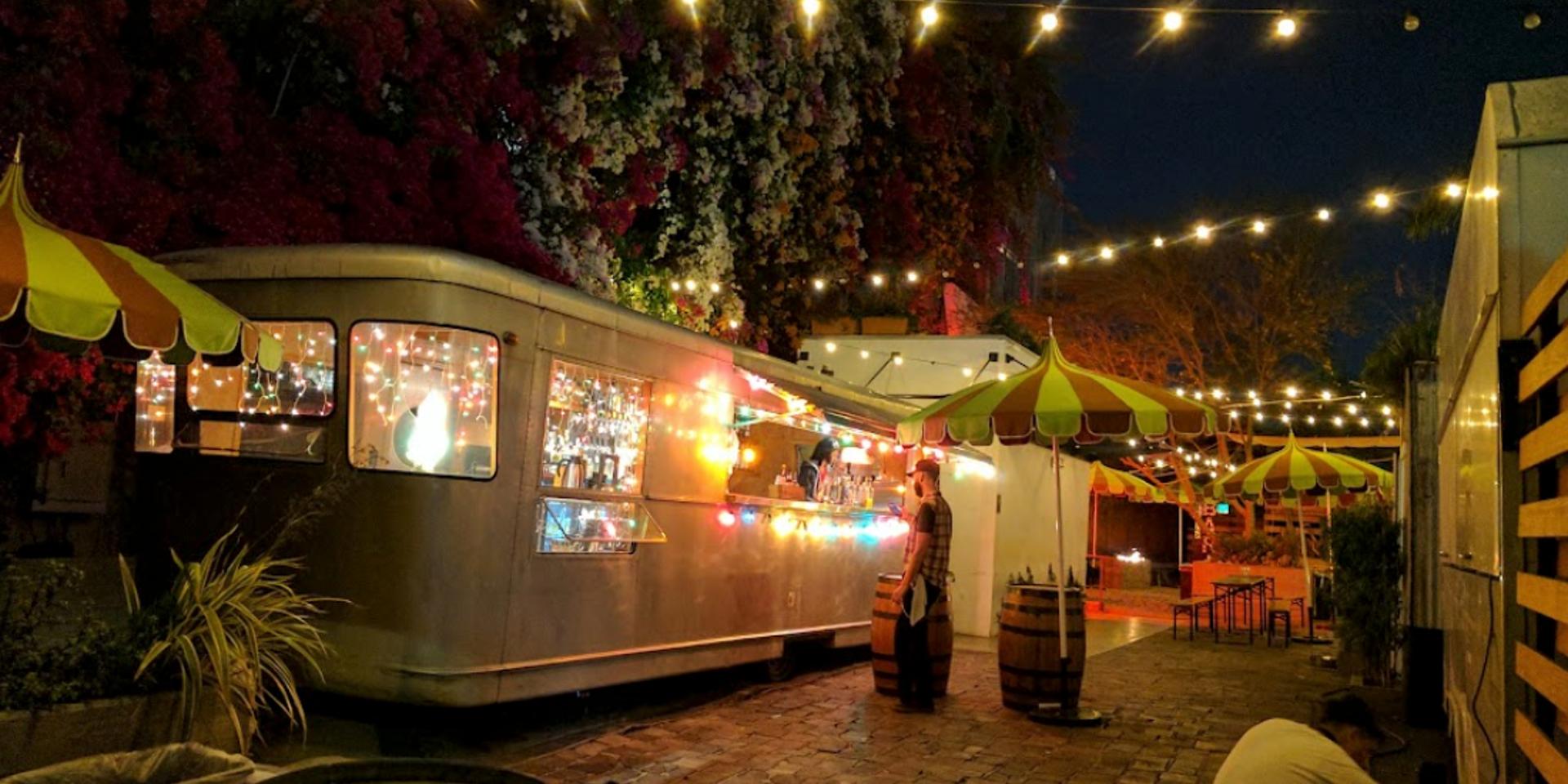 HOUSE Holiday Happy Hour @ Resident · Luma